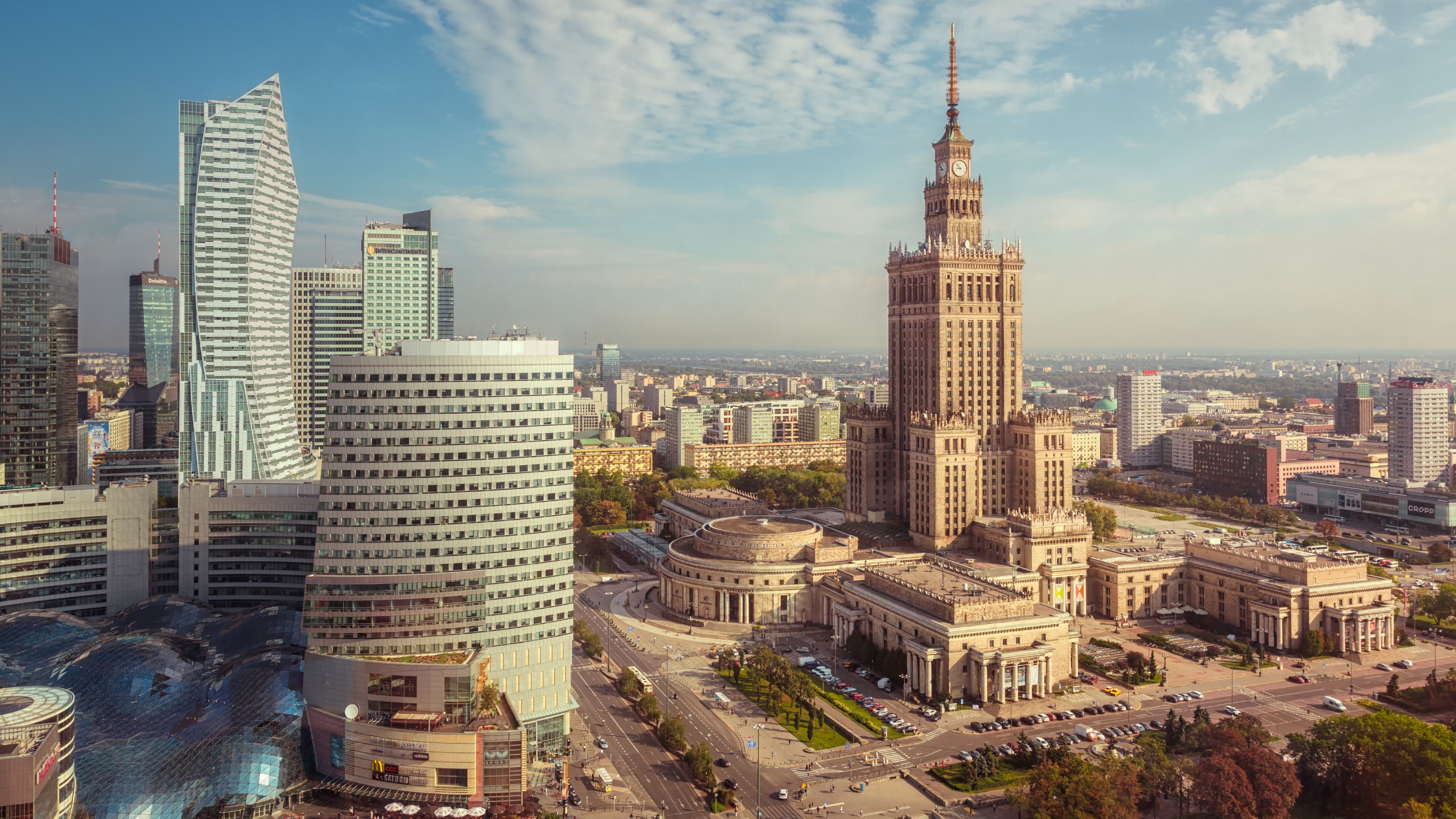 Direct Flights to Warsaw (WAW) Poland | LOT.com