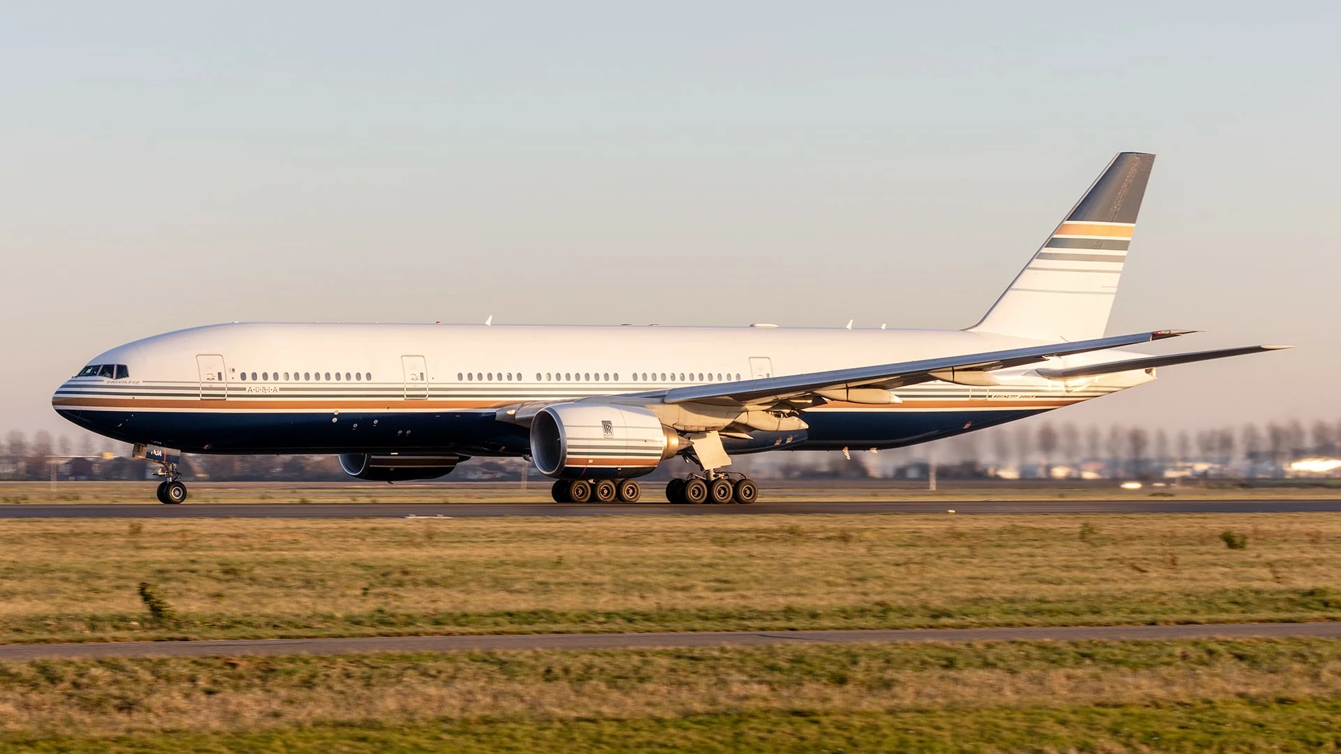 Aircraft operating for LOT Polish Airlines | LOT.com